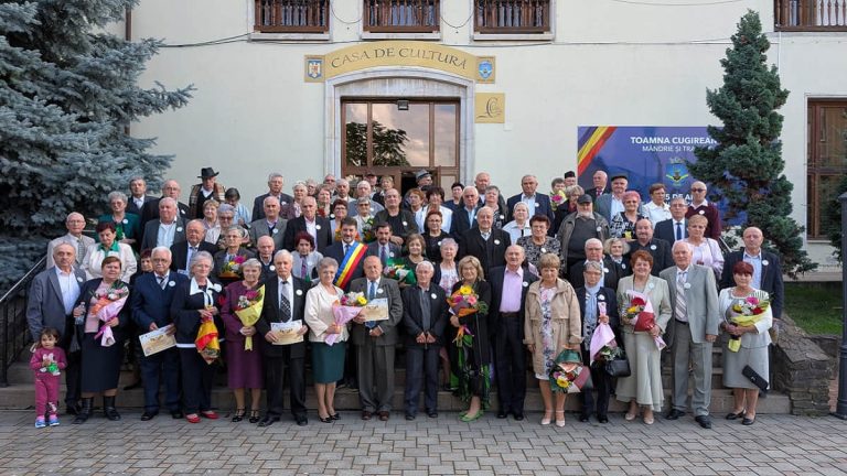 43 de cupluri din orașul Cugir, care în 2025 au împlinit 50 de ani de ...